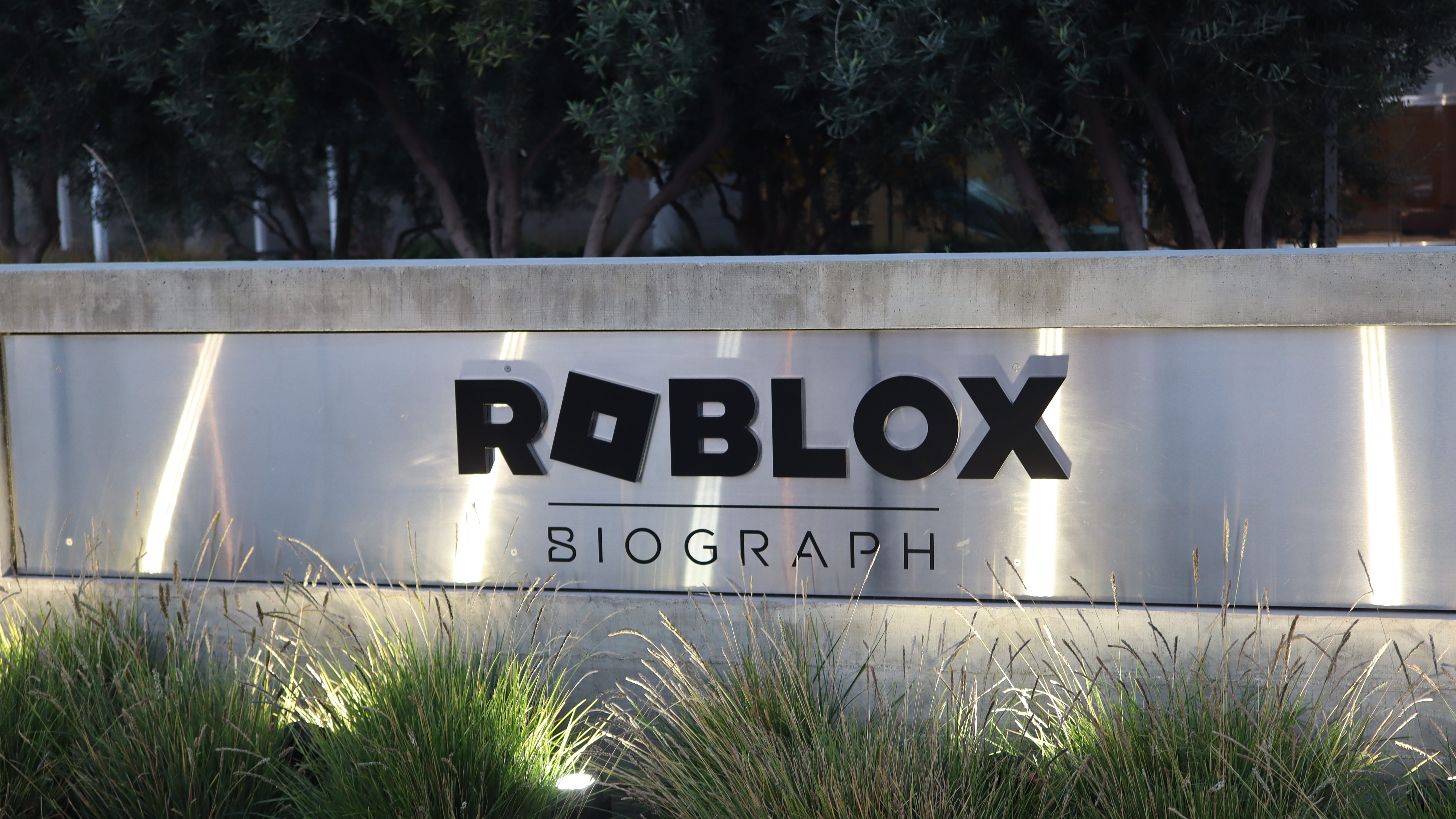 Disappointment Among Gamers: Global "Roblox" Outage with Code 9007 ...